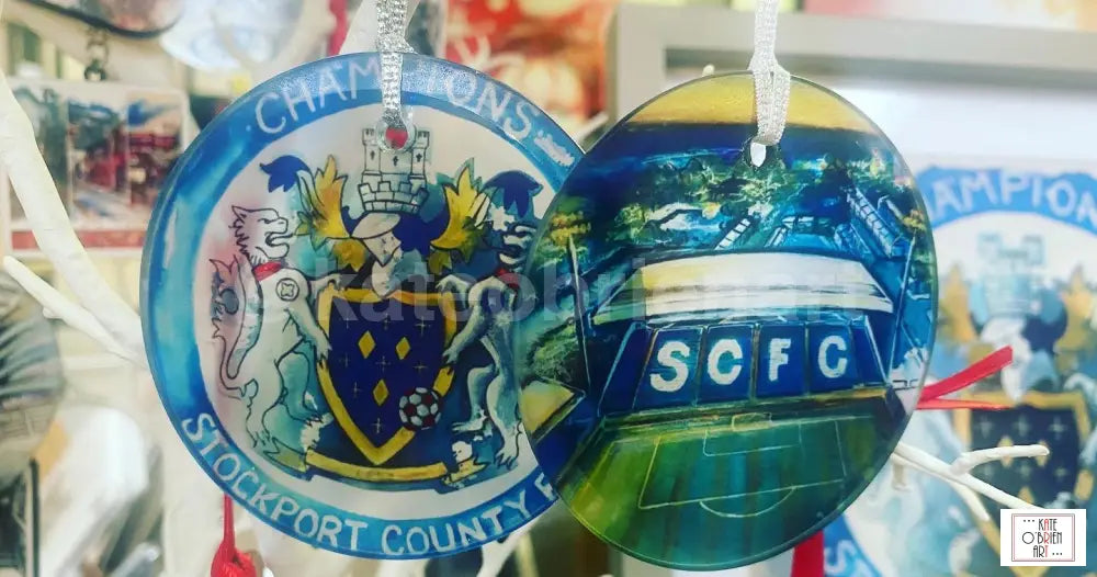 Stockport County Champions glass decoration – Kate O'Brien Art